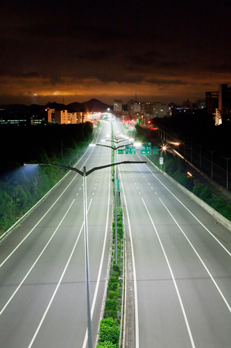 Comparisons between high pressure sodium lighting and LED highway ...